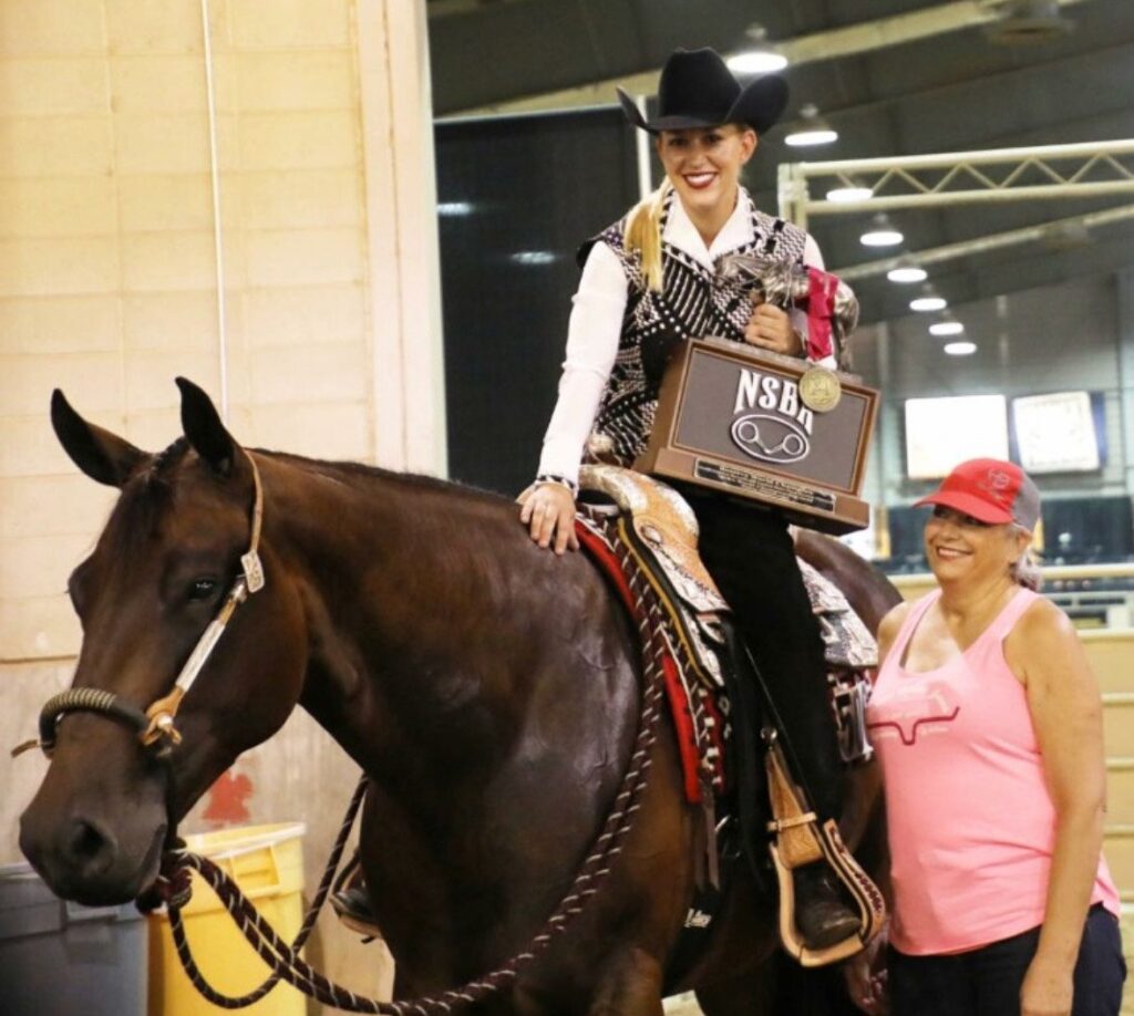 GoHorseShow - Assistant Trainer Spotlight: Lauren Martin of Sara Simons ...